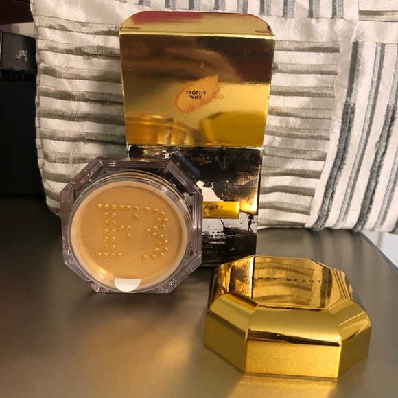 Fenty Beauty | Makeup | Fenty Beauty Trophy Wife Loose Powder New ...